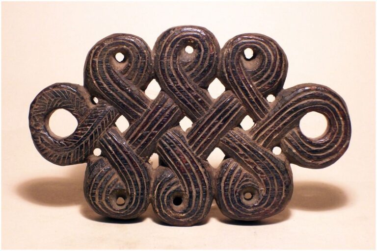 The Endless Knot (or Eternal Knot) Meaning in Buddhism - Insight state