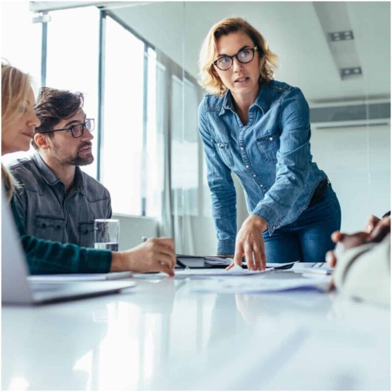 13 Signs And Traits Of An Alpha Female - Insight state