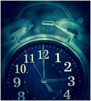 Spiritual Meaning of Waking Up at 1AM, 2AM, 3AM, 4AM, and 5AM - Insight ...