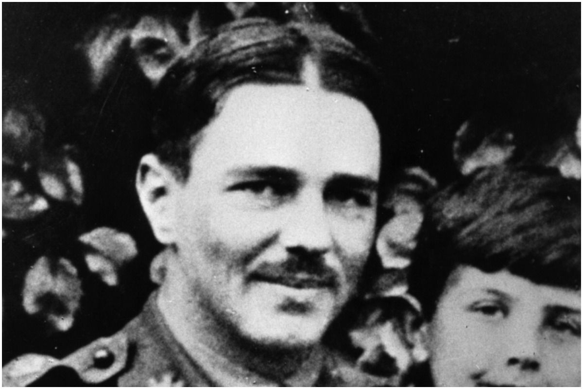 Top 28 Fun & Interesting Facts About Wilfred Owen And His Life & Death - Insight state
