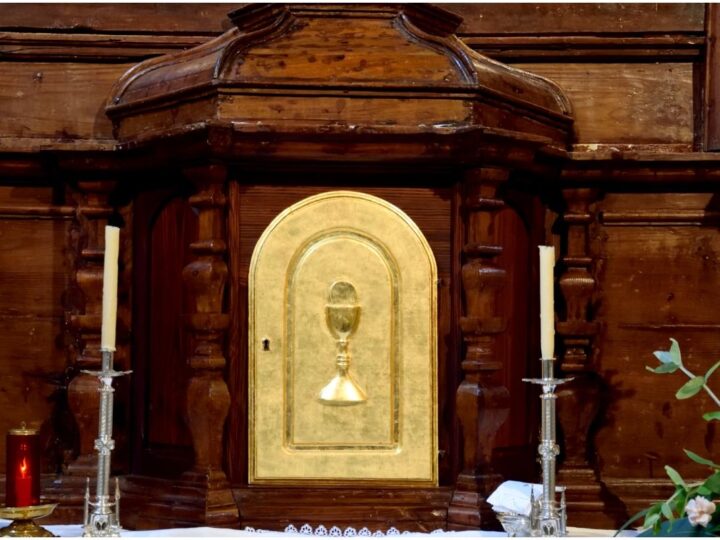 Buddham Saranam Gacchami Chant: Complete Lyrics, Meaning, Benefits ...