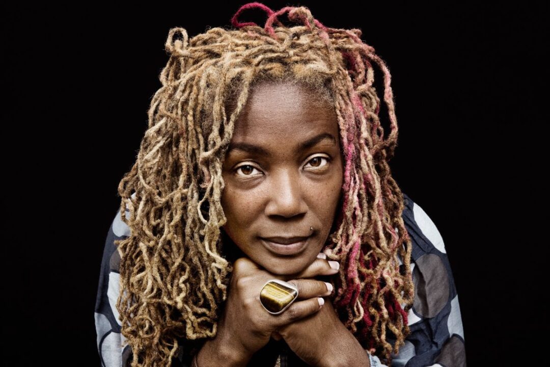 Buddha Amitabha Mantra (Om Ami Dewa Hrih): Lyrics, Meaning & Benefits