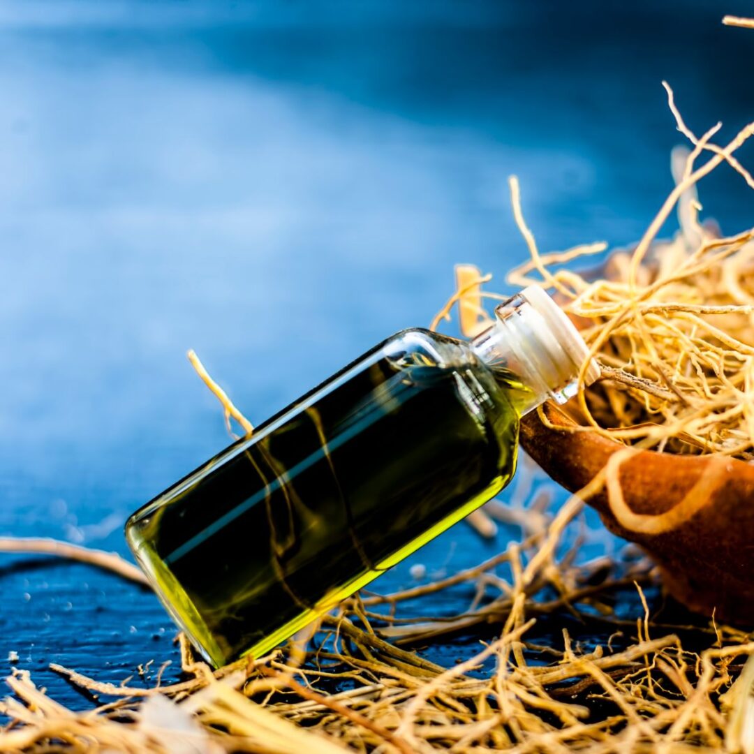 10 Essential Oils For Root Chakra - Insight state